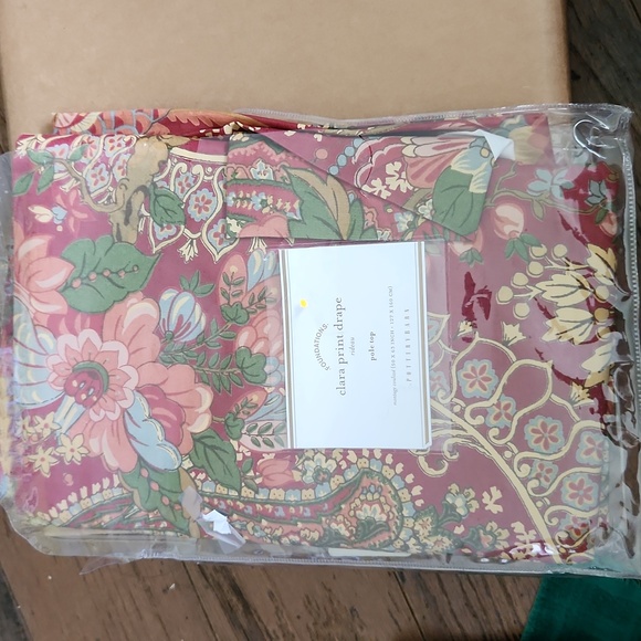 Pottery Barn | Accents | Pottery Barn Clara Print Drape | Poshmark